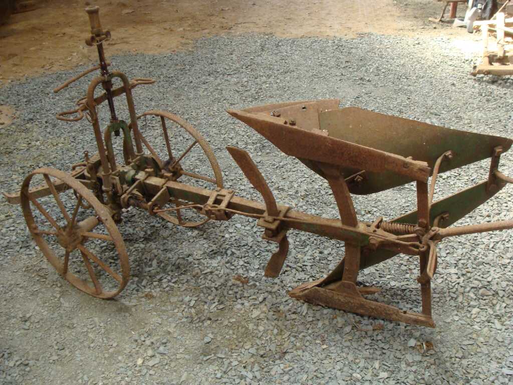 Ressource «Charrue brabant» - - Mnesys